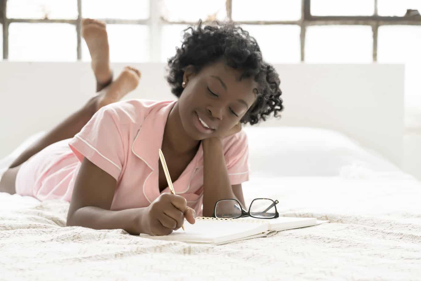 How to write a letter your future self in 1 hour - Mind Space Cafe