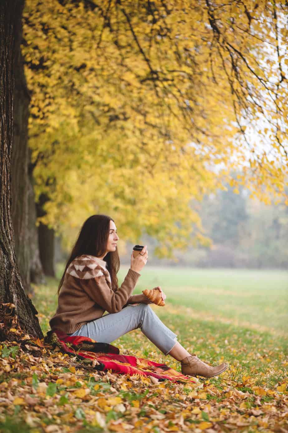 How to stop overanalyzing everything and calm down - Mind Space Cafe