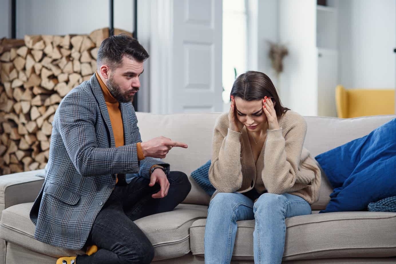 17 Unmistakeable Signs He Doesn't Value You Anymore |Mind Space Cafe