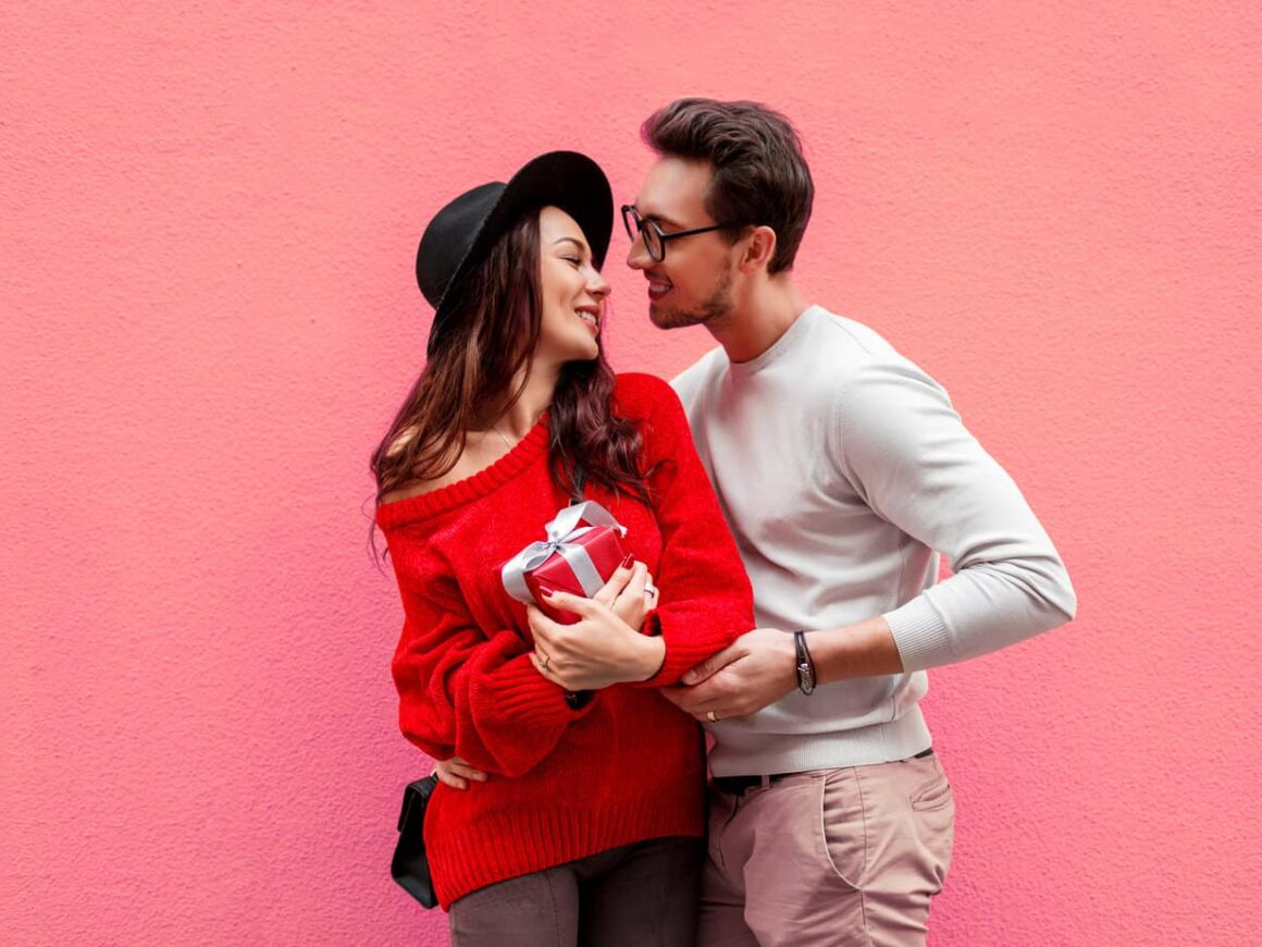 9 Genuine Reasons Why Friends Come and Go [Explained]