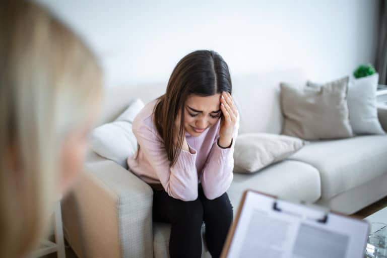 17 Unmistakable Situationship Red Flags that You Should Heed