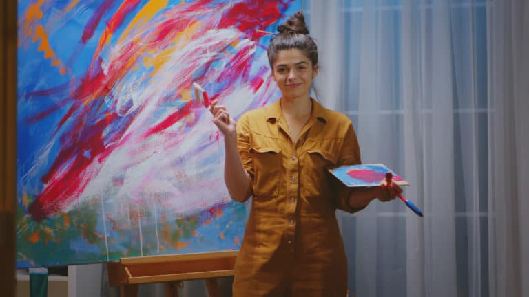 24 Reasons + Ways to Develop a Bubbly Personality (+ Benefits)