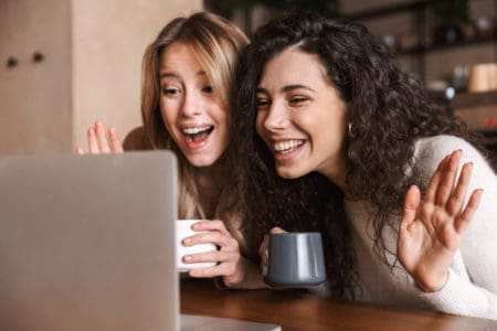 24 Reasons + Ways to Develop a Bubbly Personality (+ Benefits)