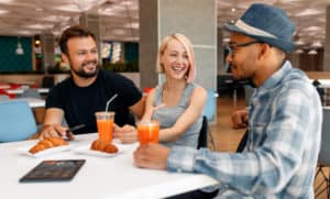 24 Reasons + Ways to Develop a Bubbly Personality (+ Benefits)