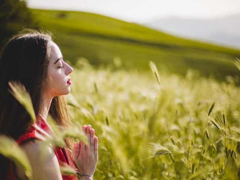 13 Clear Signs You Have a Sparkling Personality that People Love