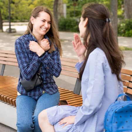 13 Clear Signs You Have a Sparkling Personality that People Love