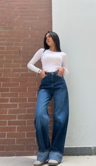 25 Chic Blue Jeans Outfit Ideas to Elevate Your Style - Mind Space Cafe