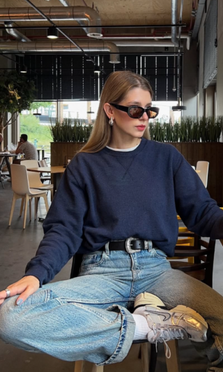 25 Chic Blue Jeans Outfit Ideas to Elevate Your Style - Mind Space Cafe