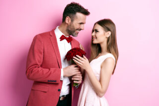 12 Mixed Signals Men Give (And What They Actually Mean) - Mind Space Cafe